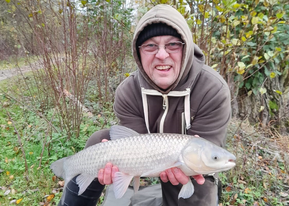 Brian Edwards, 10lb, Grass Carp, Seabrooks - Kelvedon District Angling ...